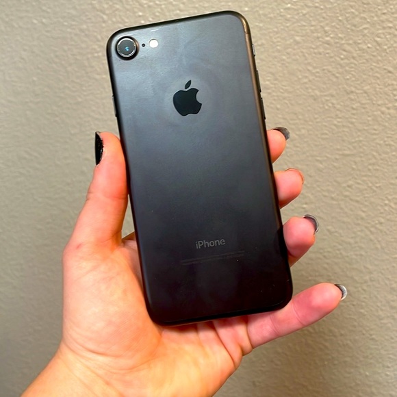 Apple | Cell Phones & Accessories | 32 Gb Iphone 7 | Poshmark